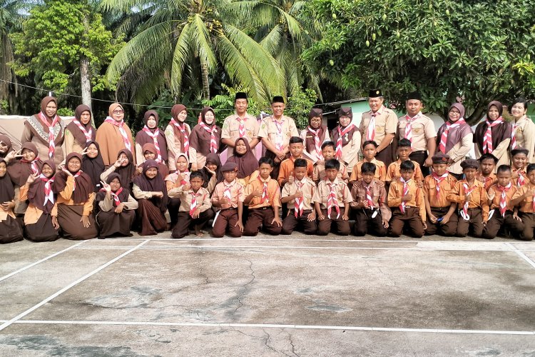 Perkemahan Sabtu Minggu (Persami) di SD Negeri 005 Titian Resak ...